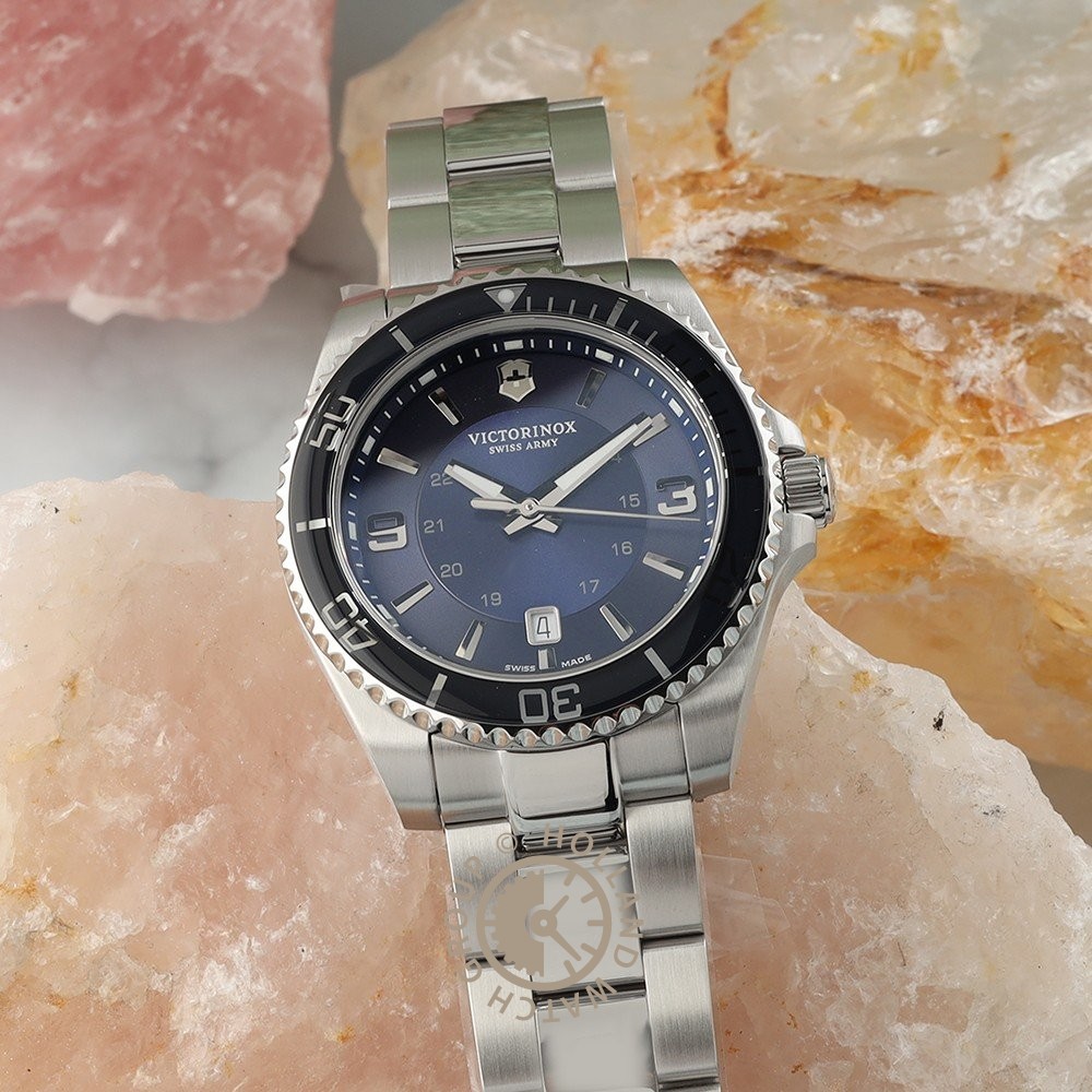 Victorinox Swiss Army Maverick 242007 Watch • EAN: 7611160230577 ...